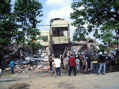 Five volunteers from MSF-HK left for quake-stricken area in Sichuan ...