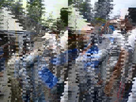 Cyclone Aila – No end in sight to cyclone misery | MSF Hong Kong